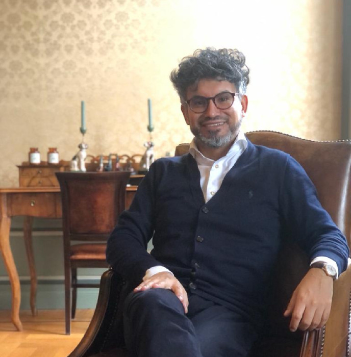 About us :: René Cané Molinari